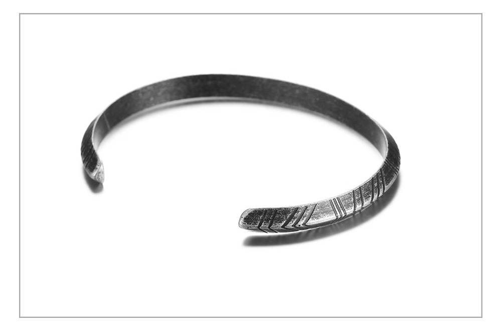 Vintage Norse Viking Bangle – Stainless Steel Tribal Arrow Bracelet